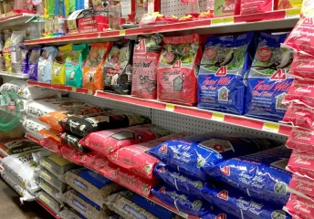 Local Feed Store vs Big Box - Thomas Moore Feed